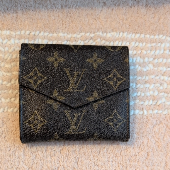 Louis Vuitton | Bags | Louis Vuitton Compact Wallet | Poshmark